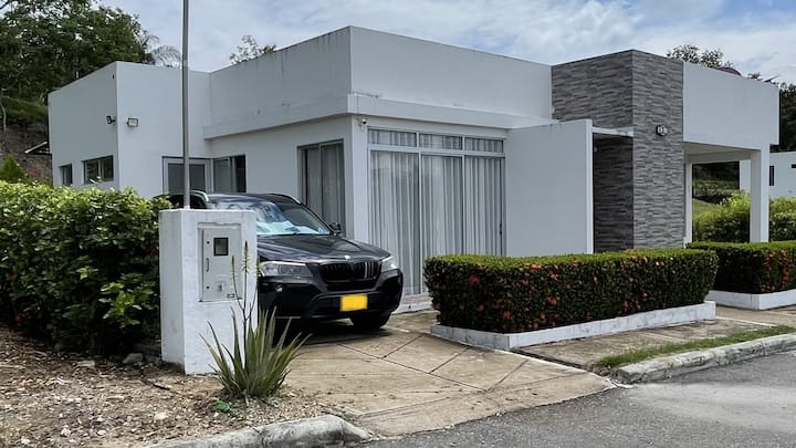 El Olimpo 307 Three Bedroom Country House - Carmen de Apicalá