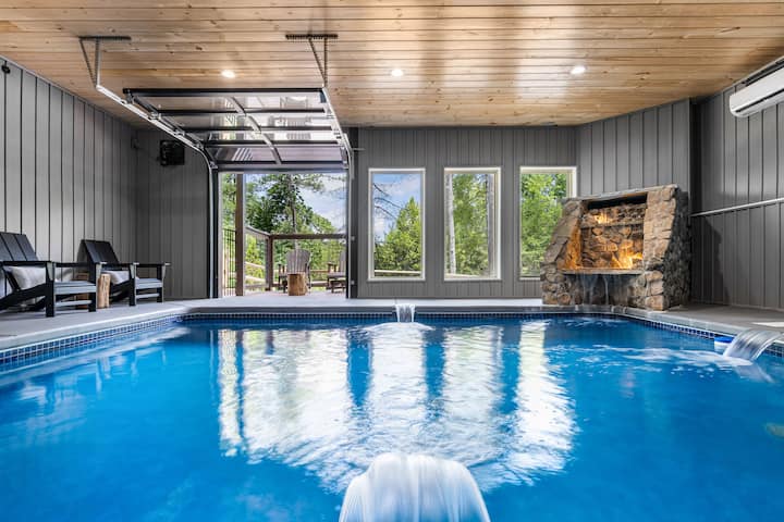 Racing Arcades Private Pool, Fire Pit Theater, Golden Tee, Hot Tub! - Pigeon Forge, TN