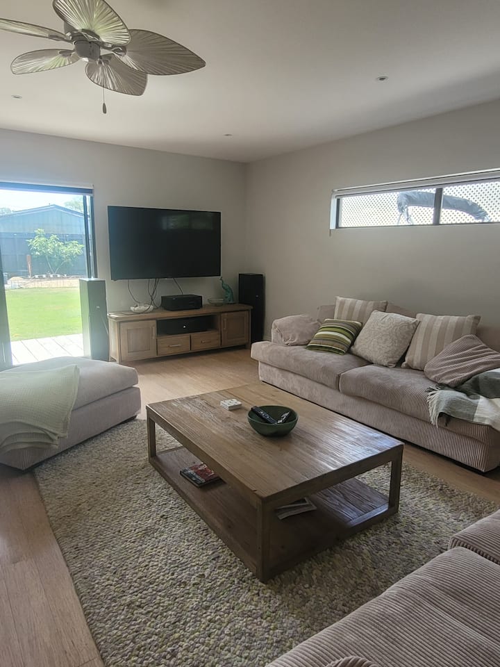 Tootsie - Short Stroll To The Beach. - Rye