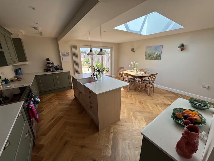 Newly Renovated Home Walking Distance To Goodwood - Chichester