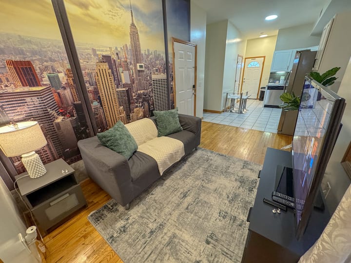 Thematic & Cozy 2br Apartment | Minutes From Nyc - New Jersey