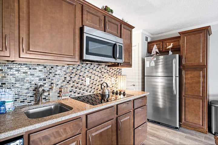 Sol La Vie-ov-queen Bed & Queen Sofa Bed - Hilton Head Island, SC