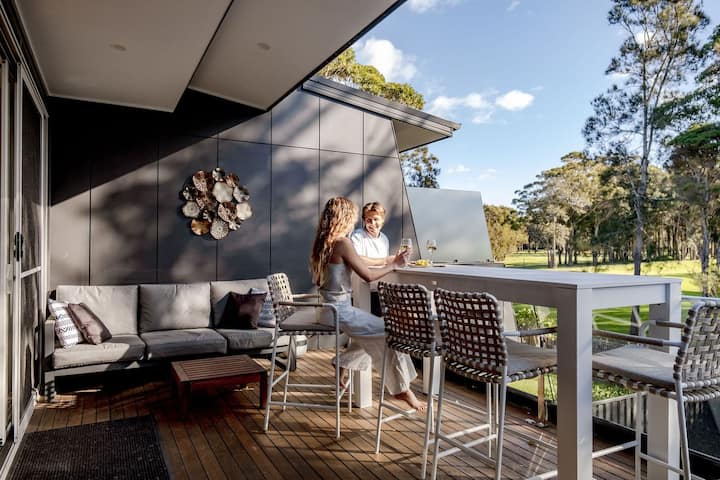 Pandanas 17b At Mollymook Beach - Mollymook