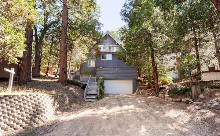 Cabin In Lake Arrowhead - Crestline, CA