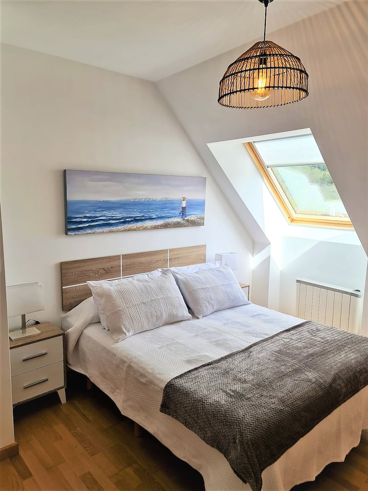 Lujoso Atico A Pie De Playa. - Galicia