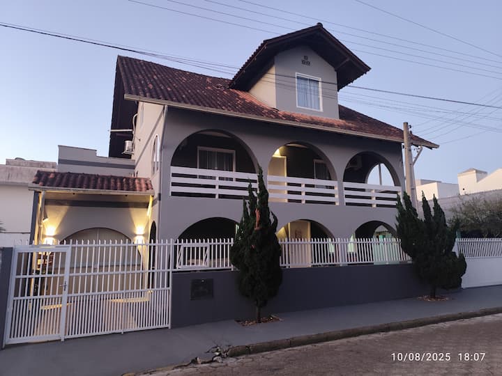 Casarão Com Piscina à Beira-mar De Barra Velha/sc - Barra Velha
