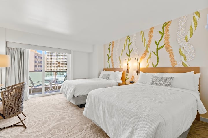 Ala Moana Hotel Studio! *Deluxe Double Room!* - Honolulu