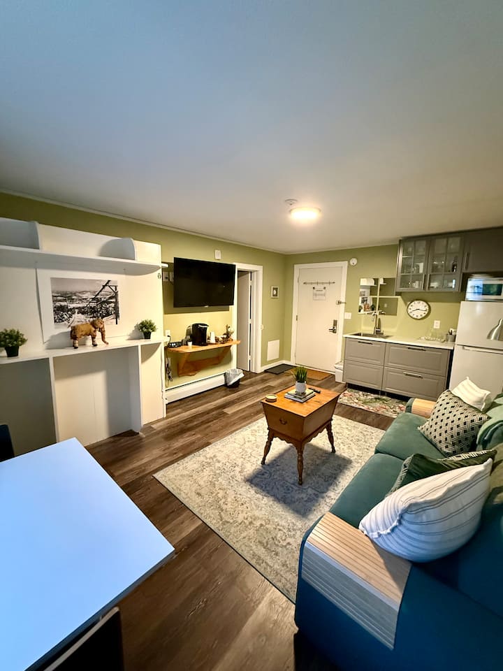 #23 *Newly Renovated!* Two-room Suite! Horizon Inn - Wilmington, VT