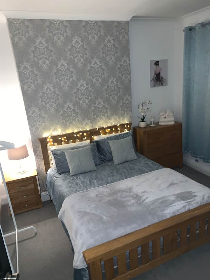 Stylish 91 Sqm Victoria Flat /Apartment - Bristol
