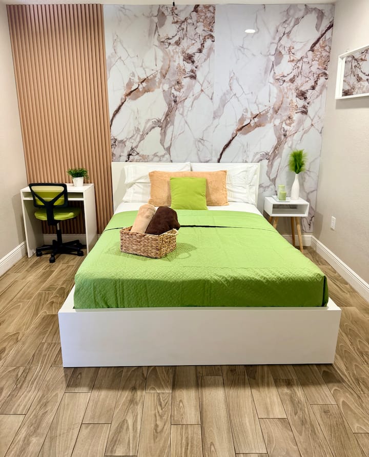 Modern Private Apartment | Near Disney | 15 Min - Kissimmee, FL