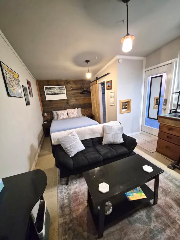 Downtown Guesthouse #1 - Mariner Point, Loveland