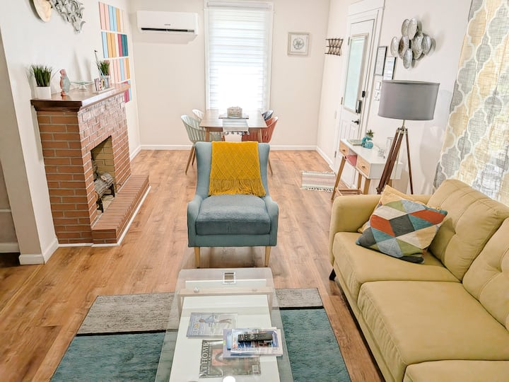 2 Br Quaint Private Bungalow Nr Downtown & Beaches - Pensacola, FL