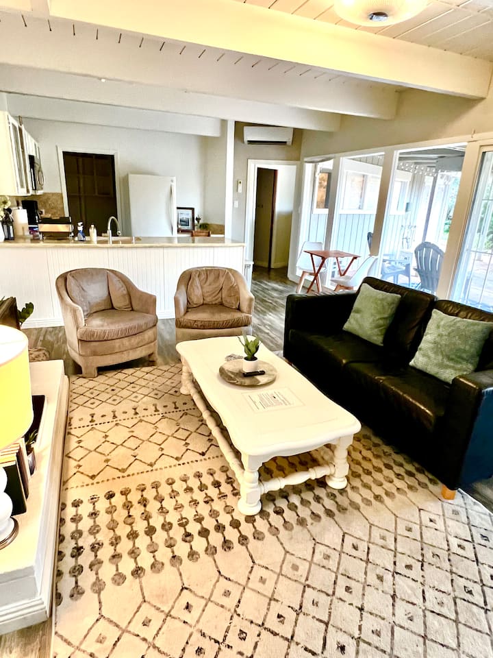 Arboretum 1 Br Retreat - Walk To River Trail. - Redding, CA