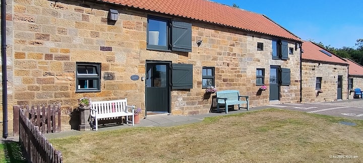 Beautiful Barn Conversion - Runswick Bay