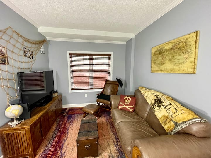 (1) Pirate’s Cove (1 Bed/1 Bath) - Columbia, SC