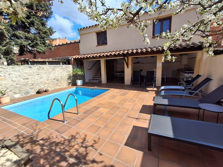 Gran Casa Cerca De Girona, Pequeña Piscina Y Wifi - コスタ・ブラバ