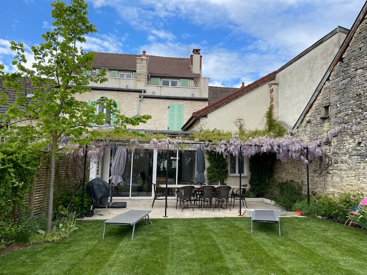 Demeure De La Goutte D'or: Maison Luxe, Piscine - Beaune