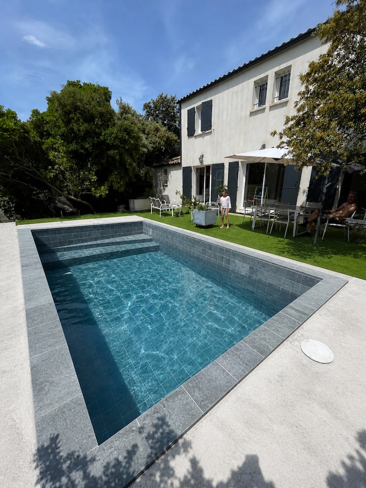 Maison Familiale, Piscine Au Coeur De La Garrigue - Nîmes