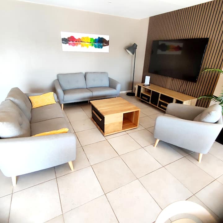 Villa Piscine + Jacuzzi. Plage à 20 Min Lac à 5min - Var