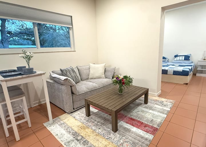 Lovely Guest Suite In South Miami - South Miami, FL