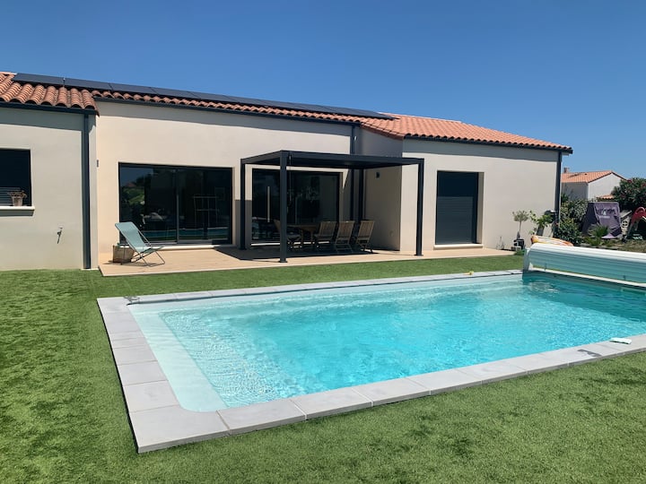 Maison Dans Le Sud Avec Piscine. - Pézenas