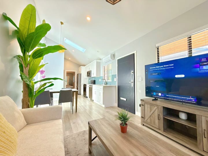 Private Guesthouse: Full Kitchen, 5miles Fr Disney - Garden Grove, CA