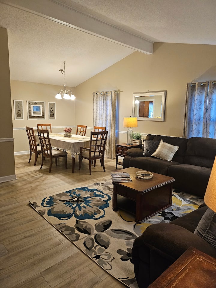 Great For Travel Nurses & Longer Stay,1 Car Garage - Lexington, NC