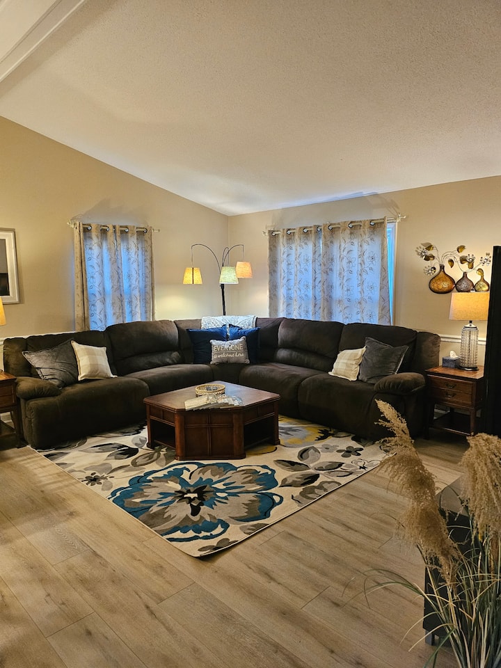 Great For Travel Nurses & Longer Stay,1 Car Garage - Lexington, NC