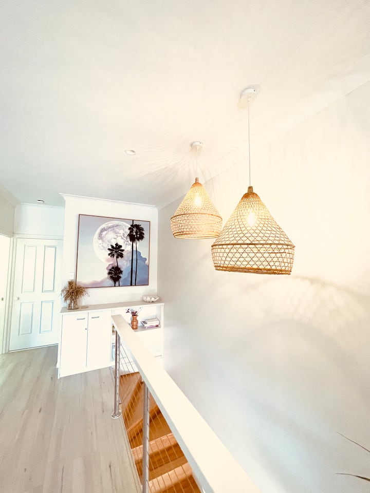 Lovely 3 Bedroom  Ocean  Views Stroll To The Beach - Rainbow Beach