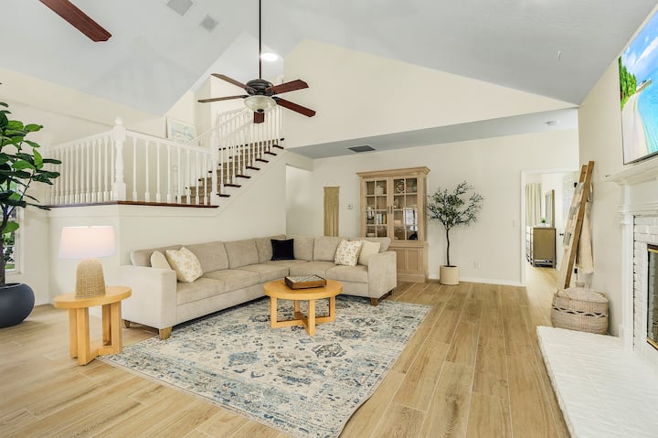 Beautiful 5 Bdrm Villa W/heatd Salt Water Pool+spa - Sanibel Island, FL