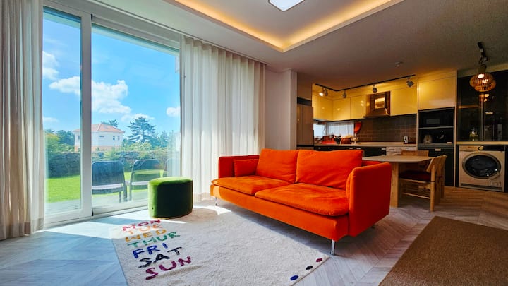 조용한숲세권에반려견동반가능한4면돌담마당/넓고편안한35평2층독채/제주한달살이에최적의위치와공간 - 한림읍