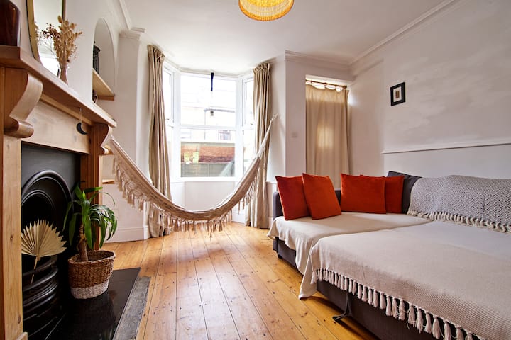 Stylish Lancaster Stay- Central & Serene - Carnforth