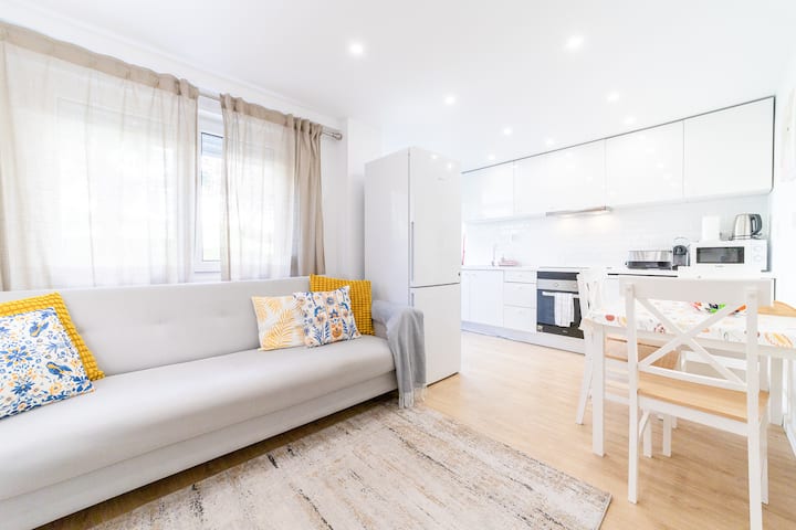 Mathide's 2-bedroom Apartment With Courtyard - Amadora