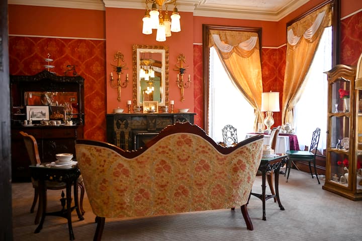 "The Clara Room" -The Black Walnut Inn - United States