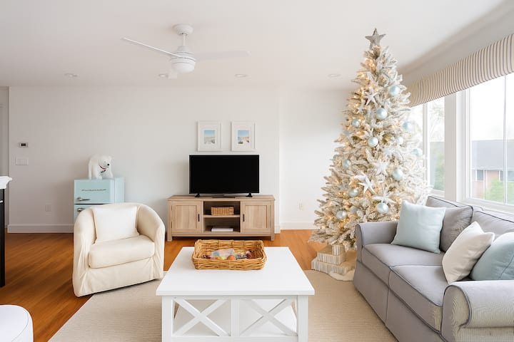 8br Winter Wonderland • Sleeps 22 • Fireplaces - Connecticut