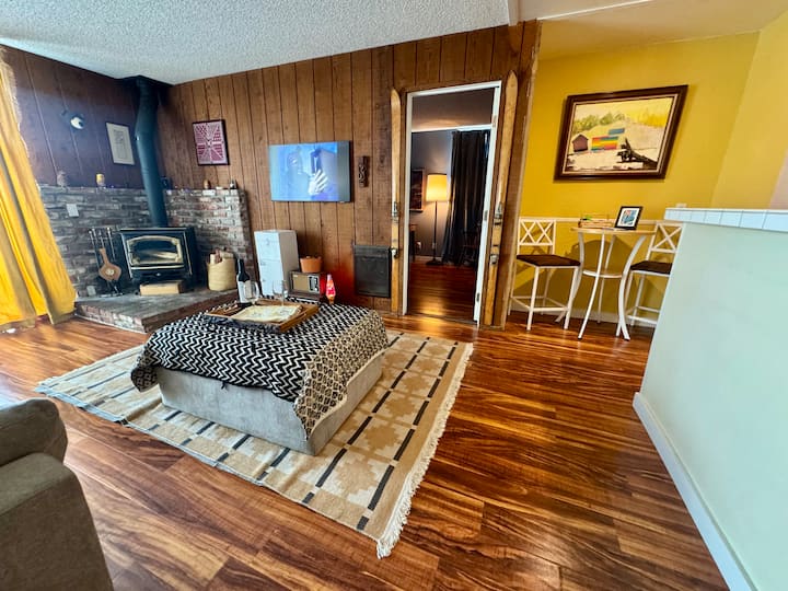 That 70s Place - Fun 1 Bd W Pool - Mammoth Lakes, CA