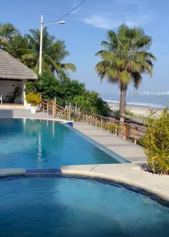 Casa Cautivo Al Pie Del Mar Cerca De Salinas - Ecuador