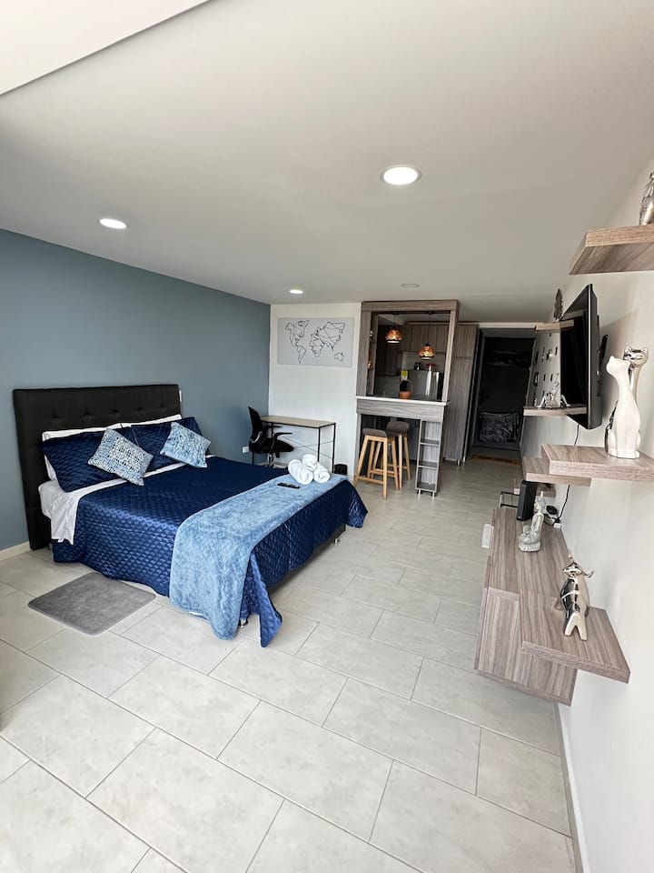 Caicedo Loft • 500 Mbps Wifi • Near Downtown - Medellin, Antioquia, Colombia