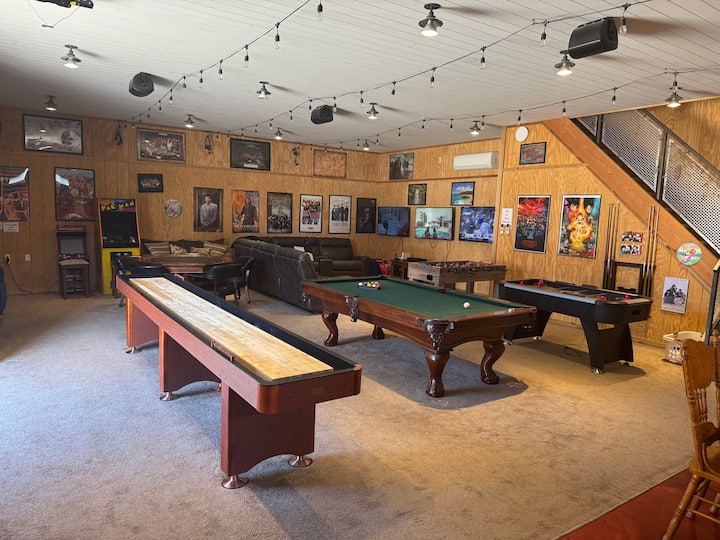 2 Br Barn W/ Loaded Game Room And Pool Available - Stafford, VA