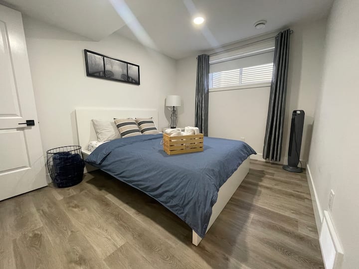 Cozy & Private 1 B-room Basement Suite In Keswick - Edmonton, Canada