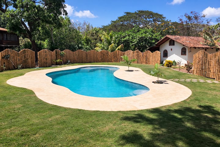 La Casita Blanca, Las Planadas Next Yankee Beach - Nicaragua