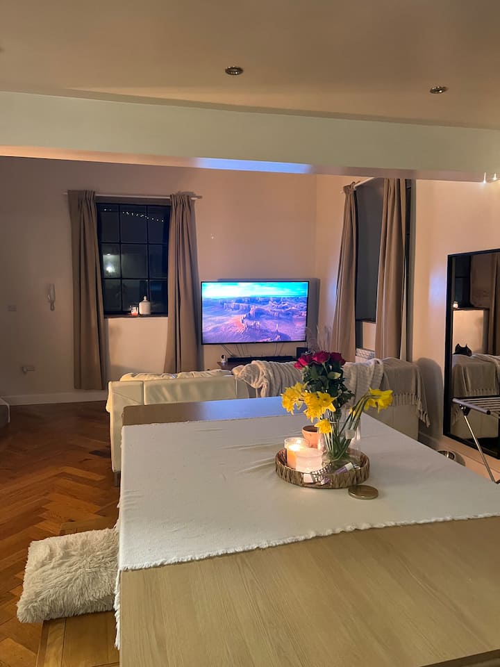 Modern Apartment With Pool Table - Huddersfield
