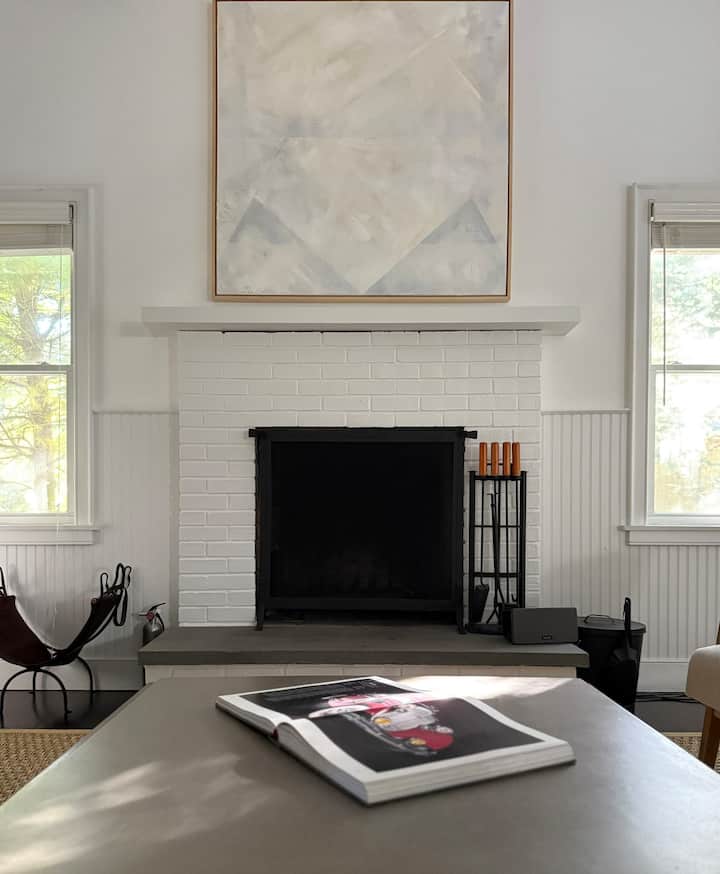 Amagansett Farmhouse Retreat - Heated Gunite Pool - East Hampton, NY