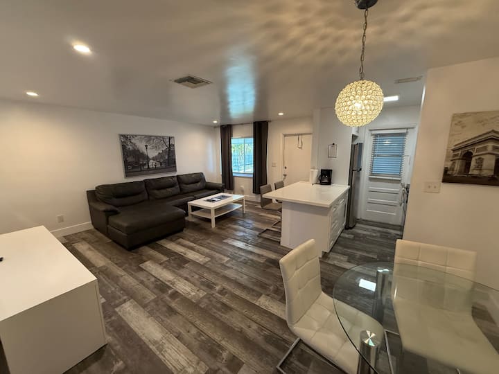 One Bedroom 1 Bath Centrally Located - Dania Beach, FL