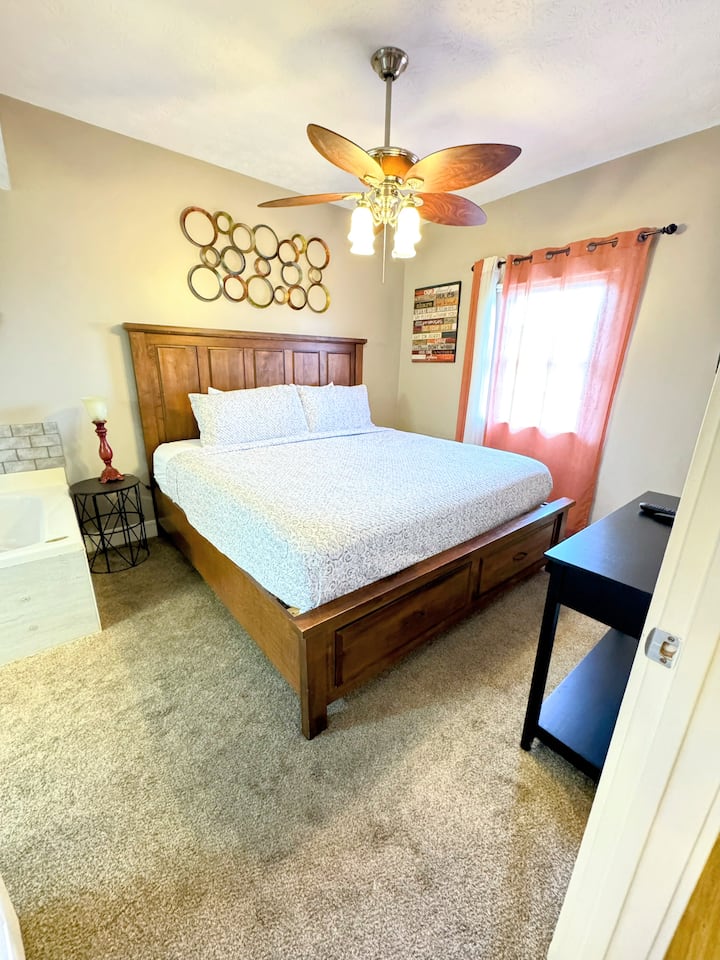 Condo 5 Min To Pigeon Forge,dollywood,in/out Pools - Pigeon Forge, TN