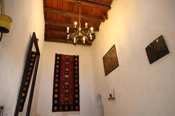 Authentic White Stone "Katafygio" Cave Loft - Milos