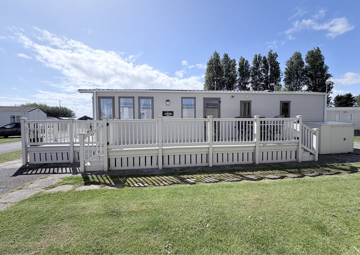 6 Berth Caravan With Decking At Manor Park In Hunstanton Ref 23017h - Old Hunstanton