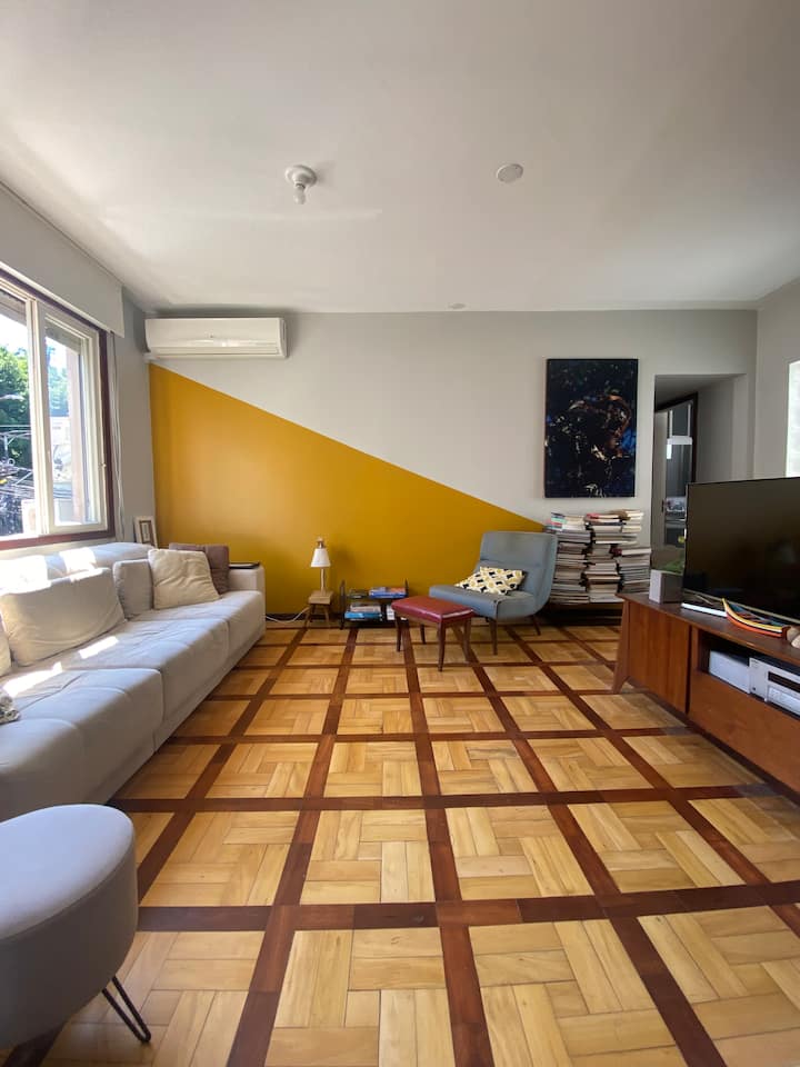 Apê Solar E Agradável Entre Rio Branco E Bom Fim - Porto Alegre