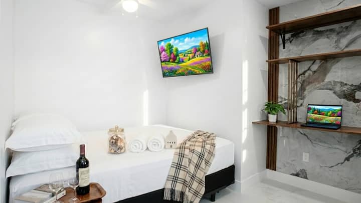 Cozy Room Private Entrance Near Sawgrass Mills/bbt - Sunrise, FL