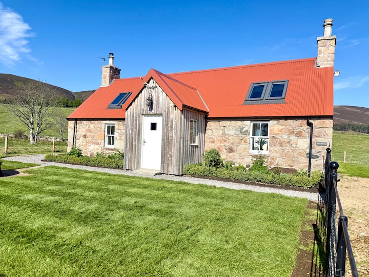 Beautiful Bothie Style Property In The Cairngorms - Ballater
